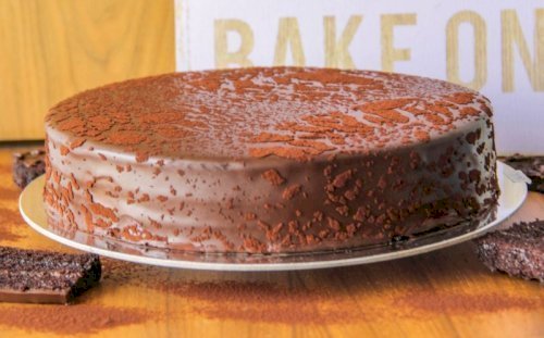 Amal Cake (1.3kg) - Let Them Eat Cake - The Bahrain Life